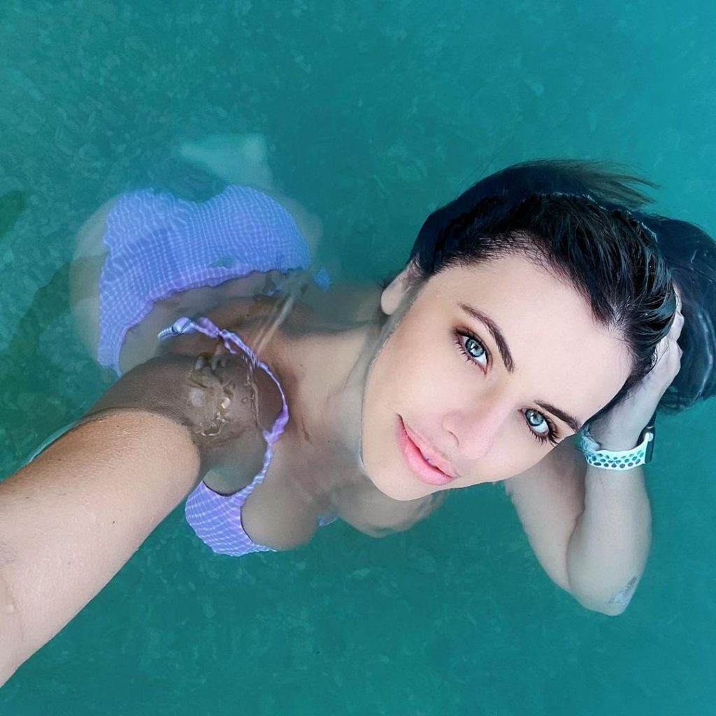 Adriana Chechik - The Life Of A Porn Star - Gazette Day