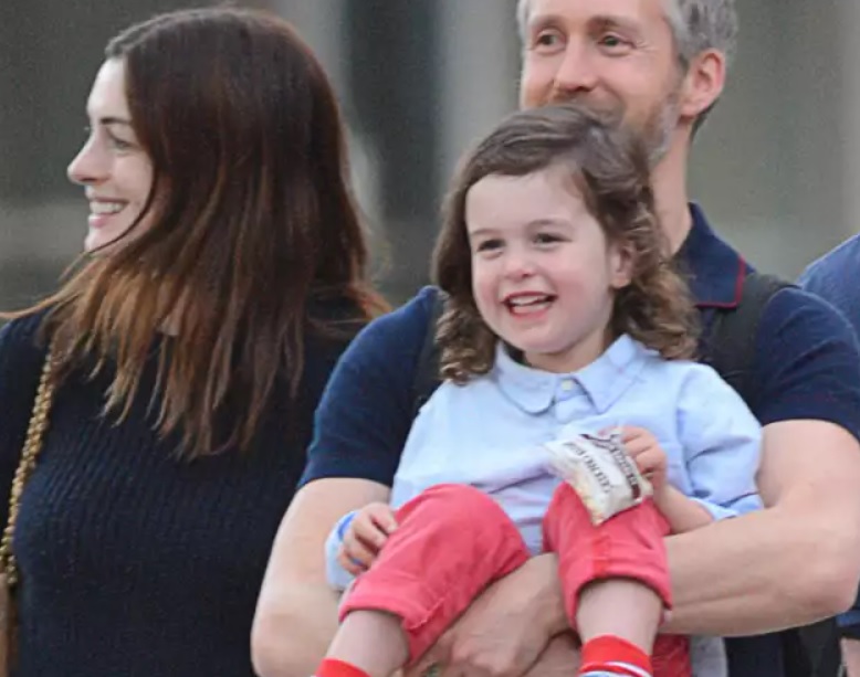 Jonathan Rosebanks Shulman – How Much Do You Know About Anne Hathaway’s ...